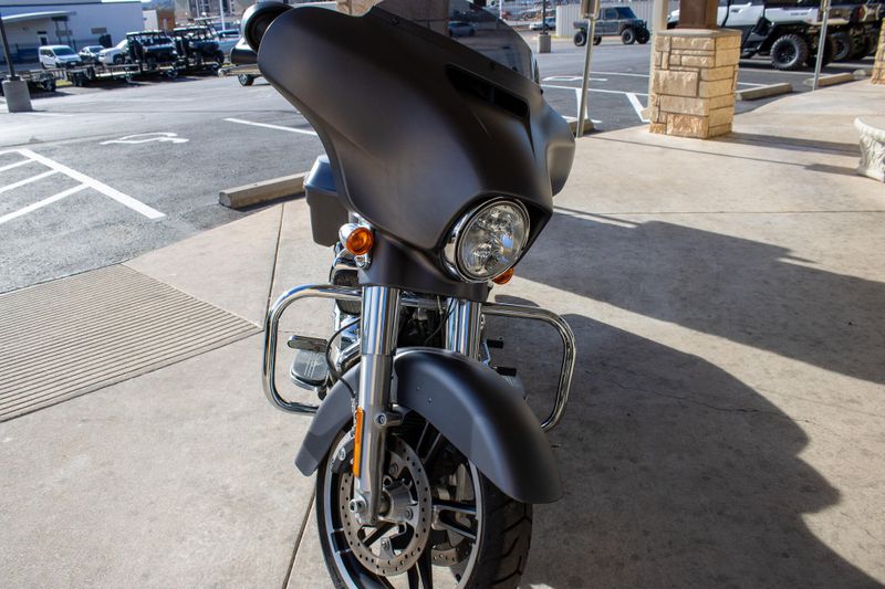 Used 2017 HARLEY STREET GLIDE SPECIAL | Family Powersports