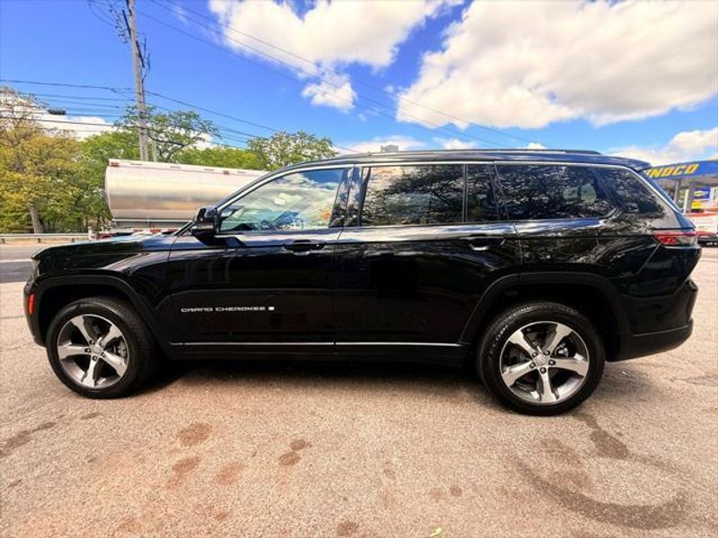 Used 2023 Jeep Grand Cherokee L | Bayside Chrysler Dodge Jeep Ram ...